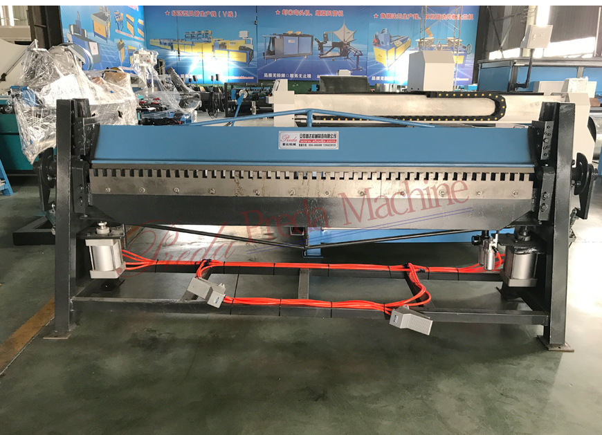 Pneumatic tdf folding machine