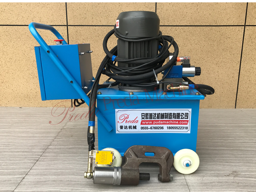 Portable clinching machine