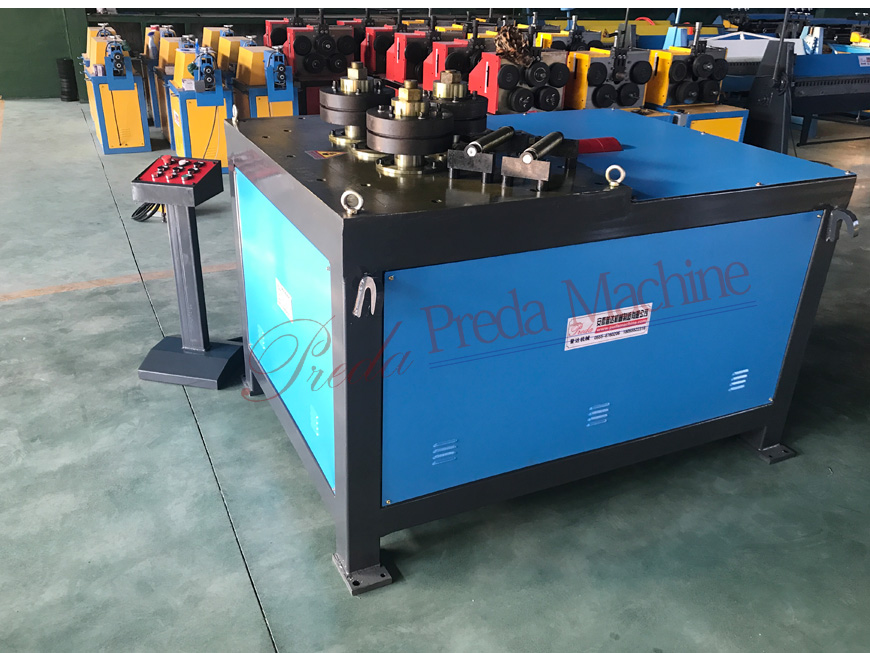 Hydraulic angle iron rolling machine