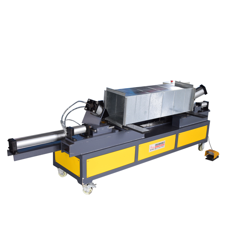 Auto lock seaming machine